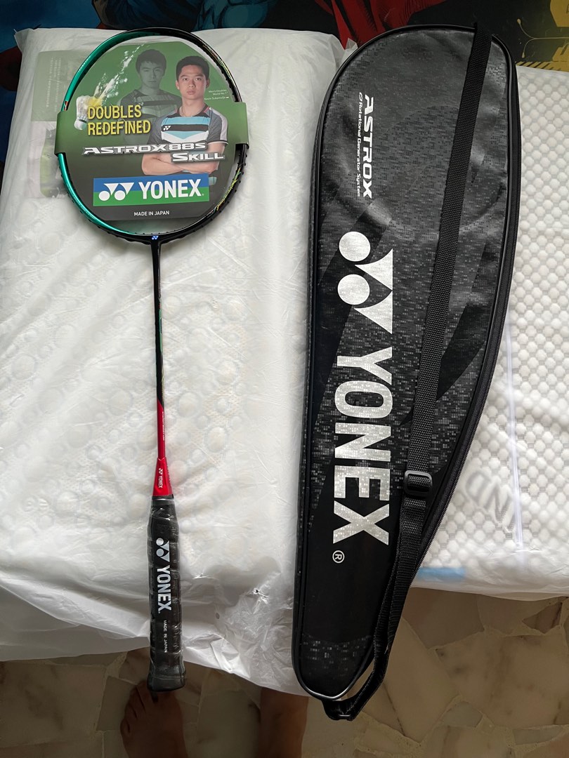 Yonex Astrox 88s 4UG4 First Generation, Sports Equipment, Sports ...
