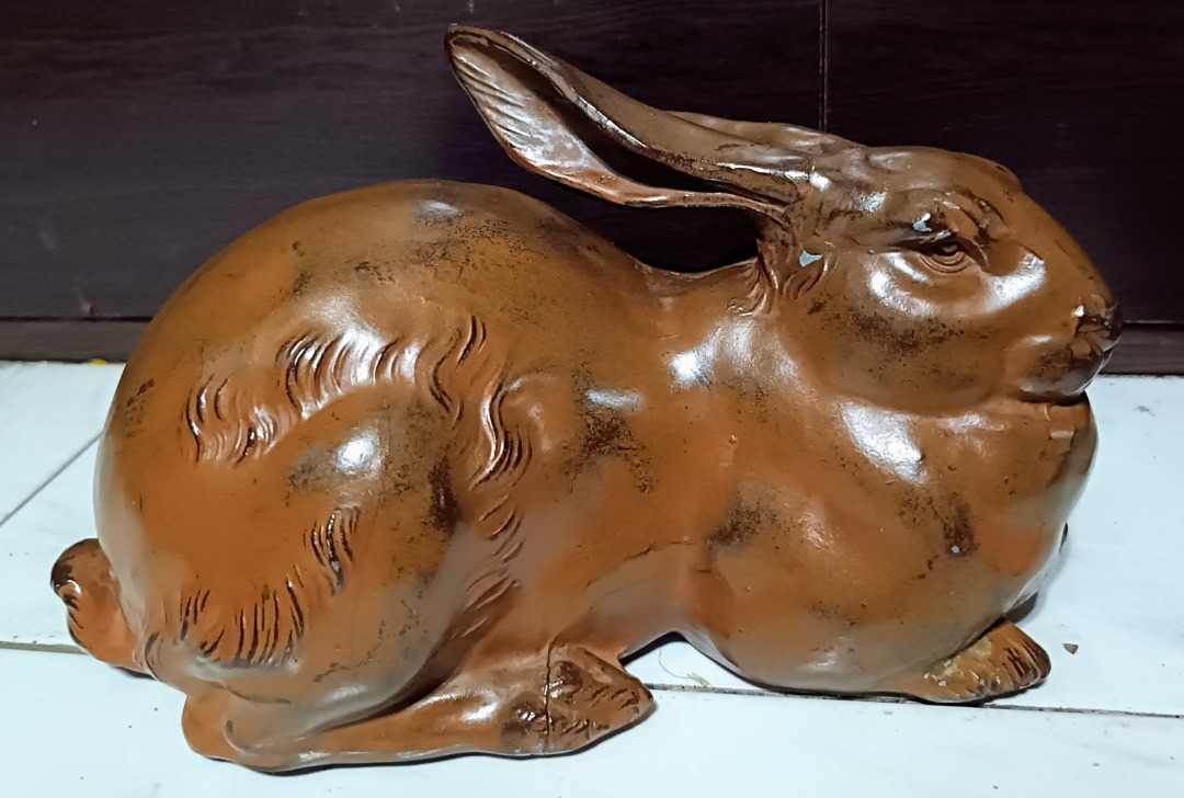 1.6 kg Vintage Metal Rabbit with Opening at the Bottom (non-magnetic ...