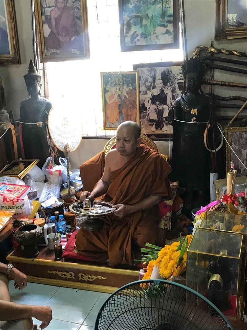 Ajarn Uthai BE2549 Lersi Chiwok lang lotus pidta, Hobbies & Toys ...