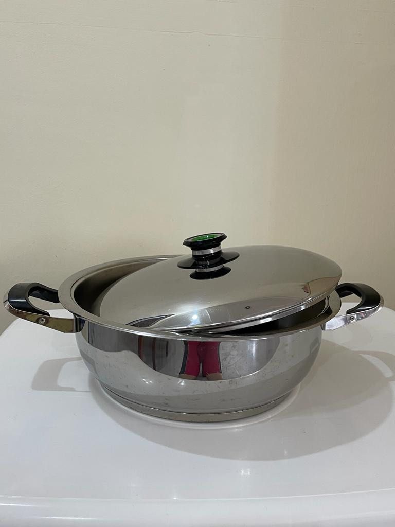 AMC Jumbo Wok 32cm x 12 cm, Furniture & Home Living, Kitchenware ...