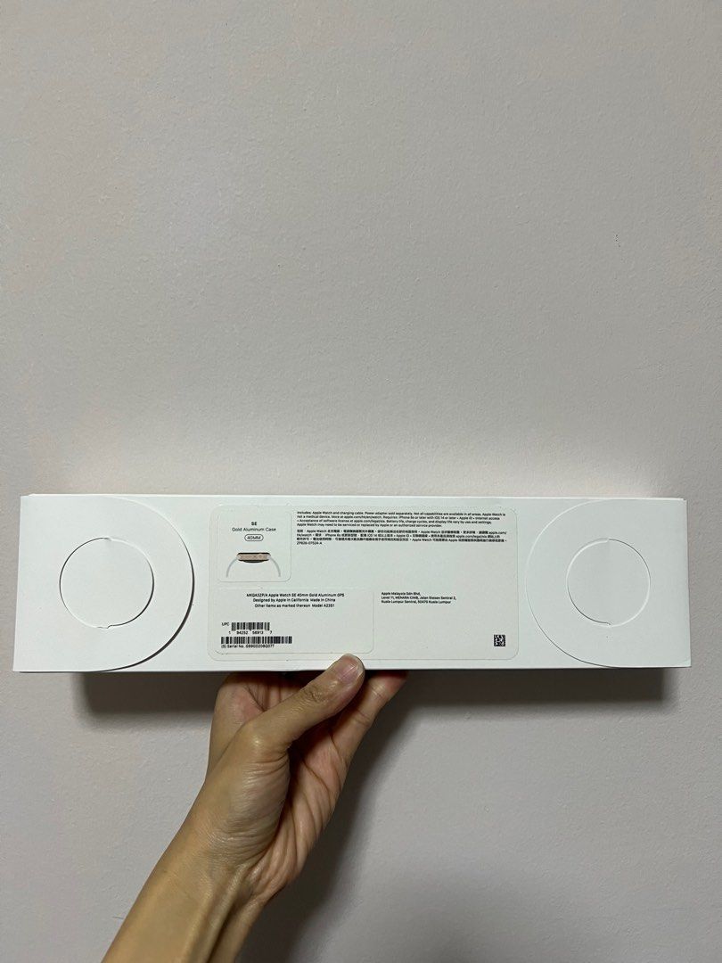 Apple Watch SE 40mm Box and charging cable, Mobile Phones & Gadgets ...