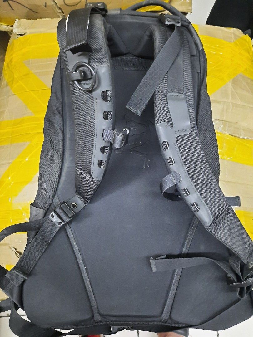ARCTERYX BACKPACK, Men's Fashion, Bags, Backpacks on Carousell