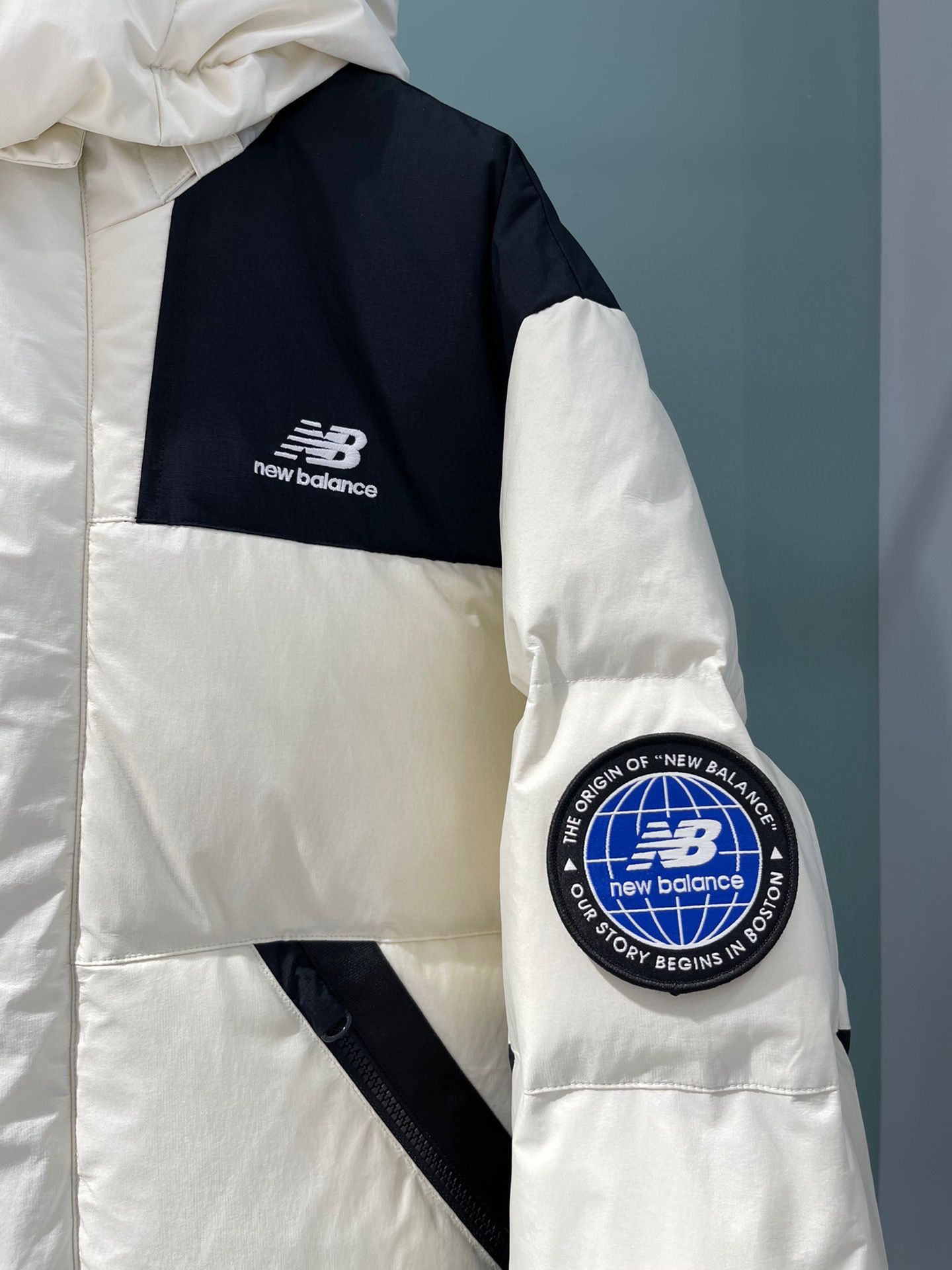 Authentic Velcro design detachable hood, Luxury, Apparel on Carousell