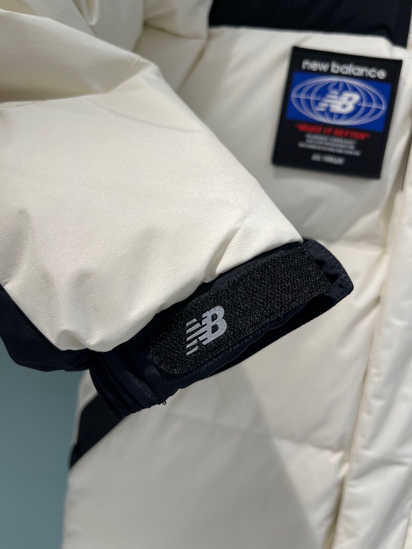 Authentic Velcro design detachable hood, Luxury, Apparel on Carousell