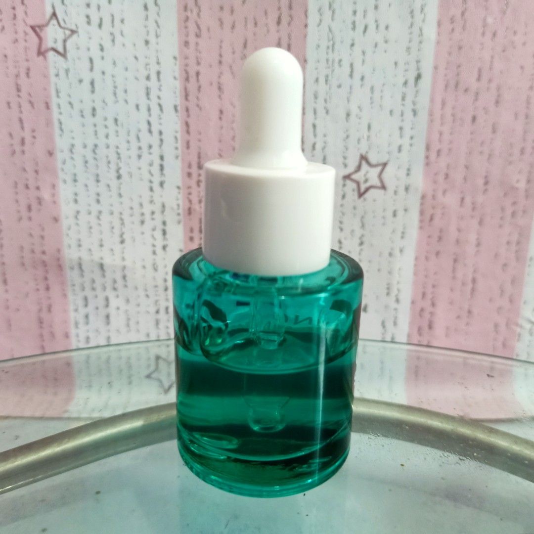 AZARIN Calming Skin Pair Serum (Preloved), Kesehatan & Kecantikan ...