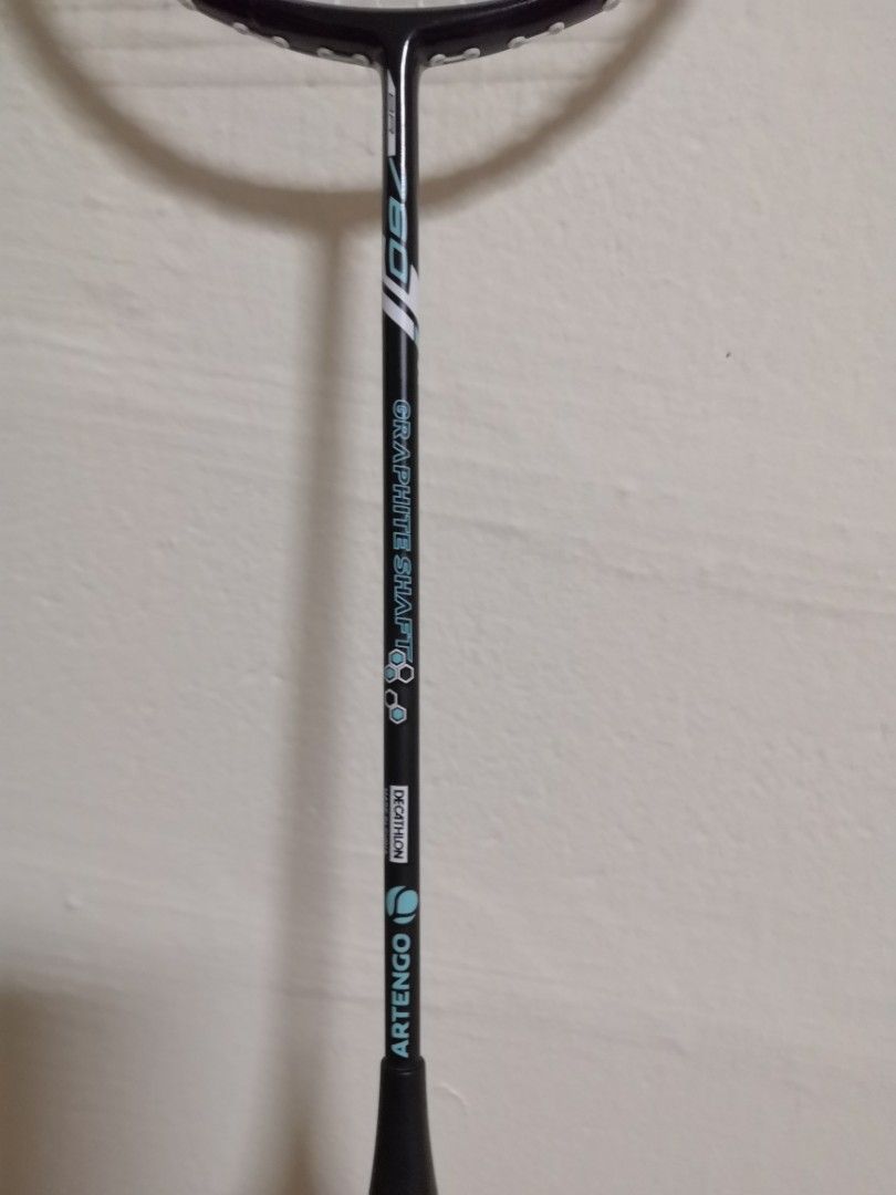 ARTENGO Badminton Racket with 4 shuttlecock, Sports Equipment, Sports ...