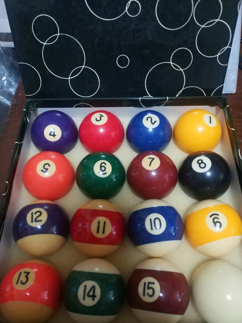 Billard balls, Sports Equipment, Sports & Games, Billiards & Bowling on Carousell