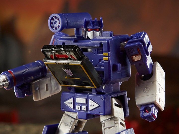 [Brand New] Transformers War for Cybertron: Kingdom Core Soundwave ...