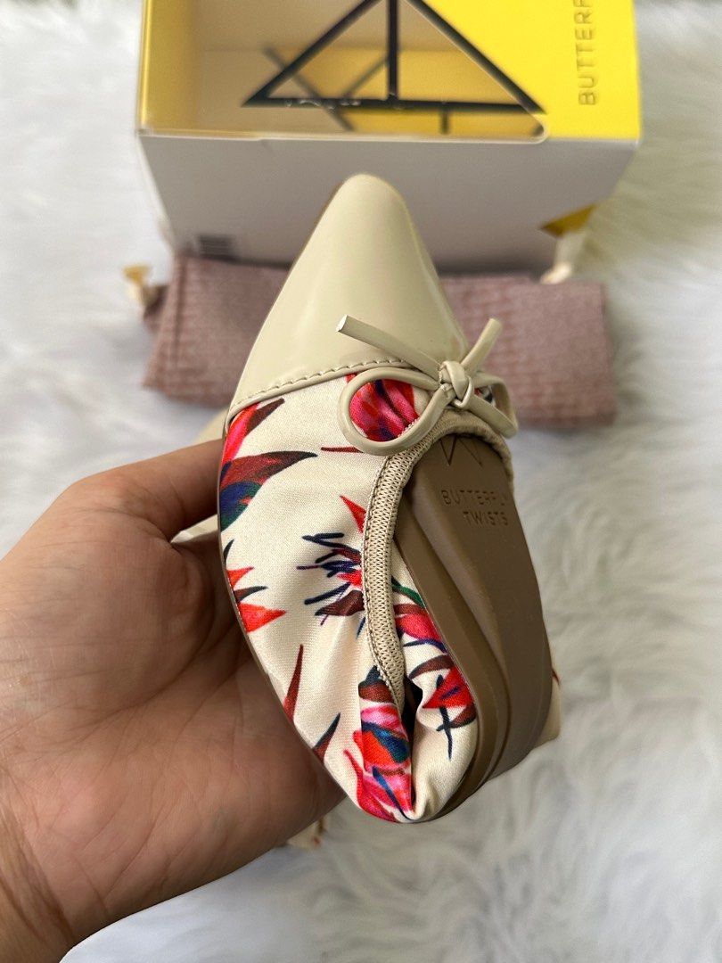 Butterfly Twist, Women's Fashion, Footwear, Flats & Sandals on Carousell