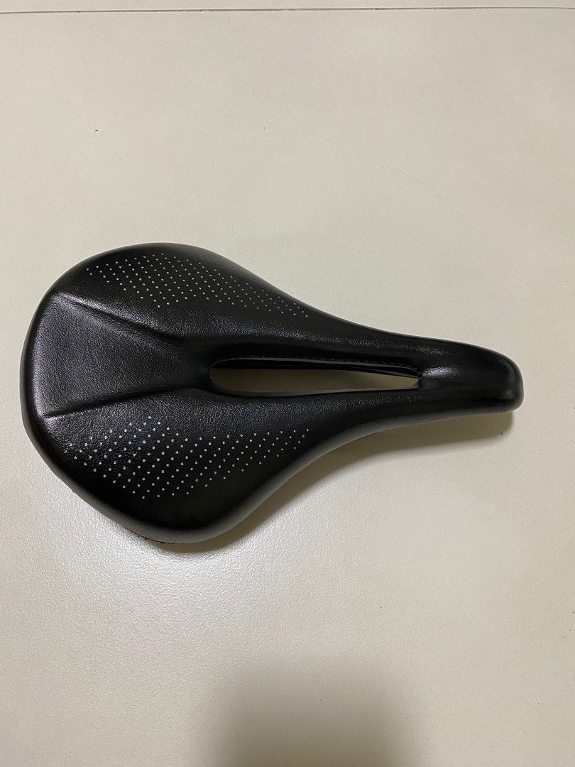 Carbon fiber saddle, Sports Equipment, Bicycles & Parts, Parts ...