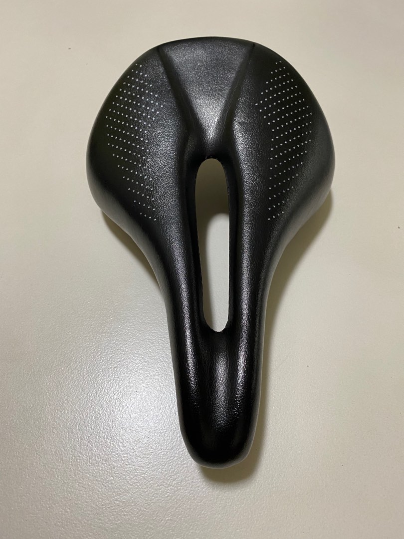 Carbon fiber saddle, Sports Equipment, Bicycles & Parts, Parts ...