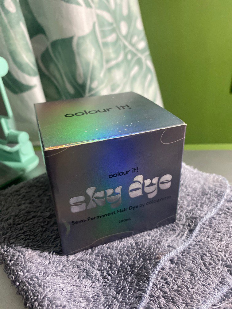 Colourette Sky Dye Moon, Beauty & Personal Care, Hair on Carousell