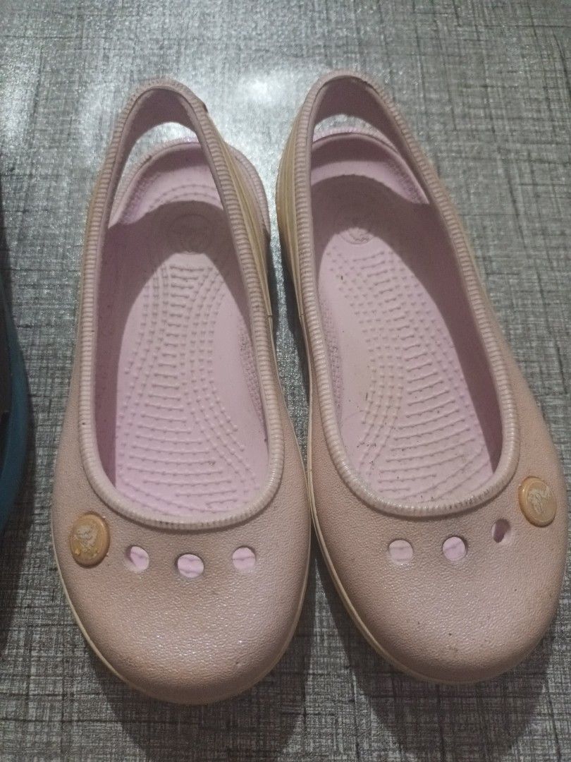 Crocs Nike, Women's Fashion, Footwear, Flats & Sandals on Carousell