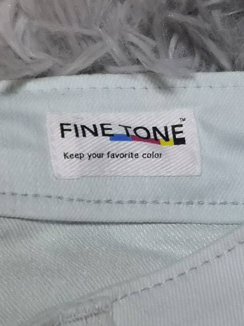 fine tone white jeans, Women's Fashion, Bottoms, Jeans on Carousell