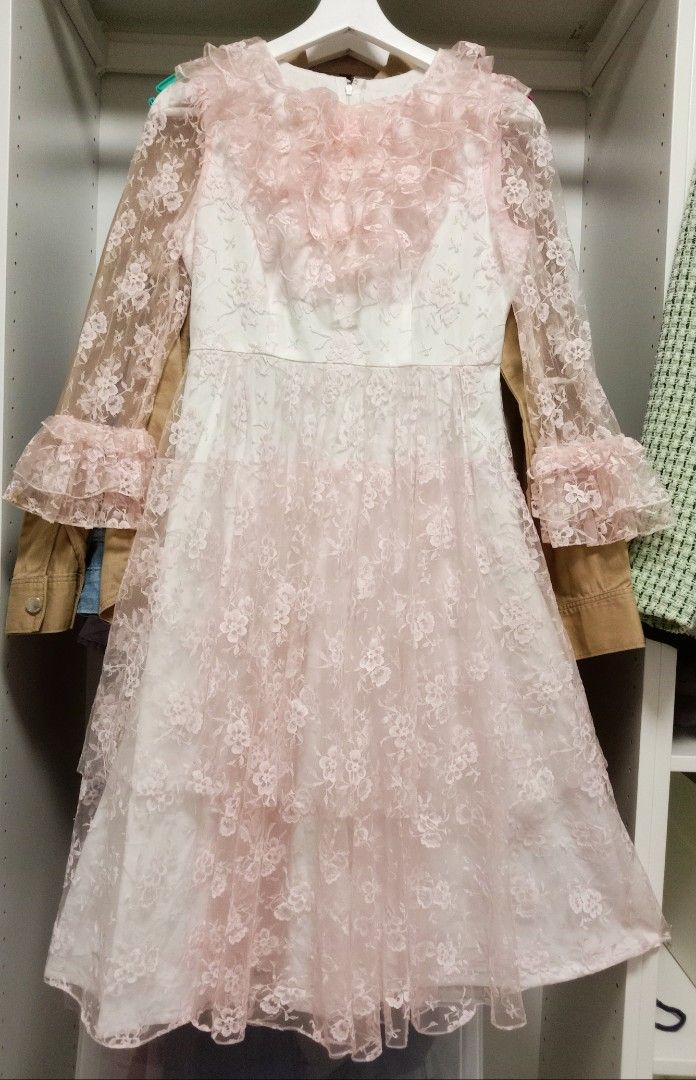 Gaun ala noni belanda versi simple..full renda, Fesyen Wanita, Pakaian ...