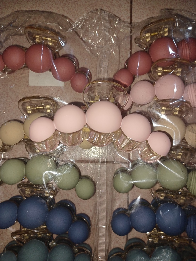 Hair Clamp Aesthetic Cloud Girls, Beauty & Personal Care, Hair on Carousell