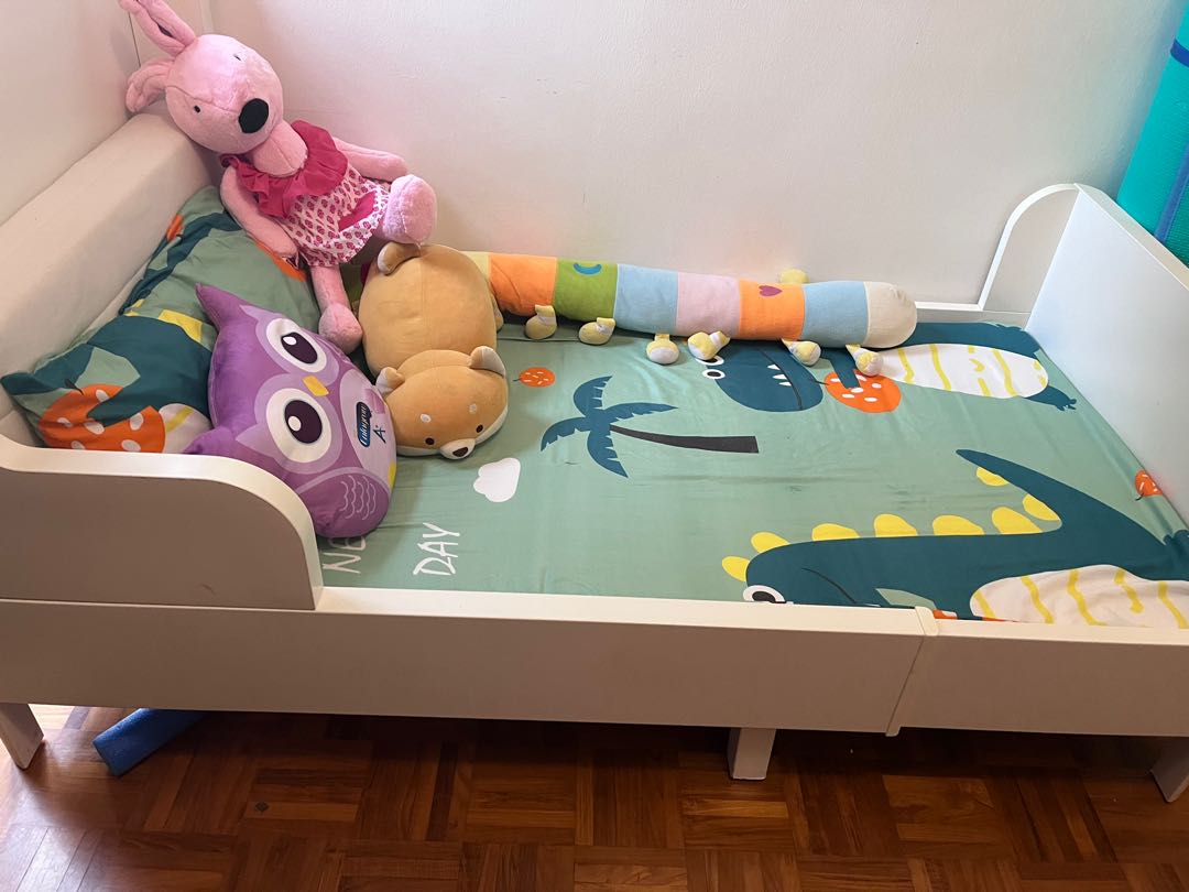 Ikea busunge bed ( extendable ), Furniture & Home Living, Furniture ...