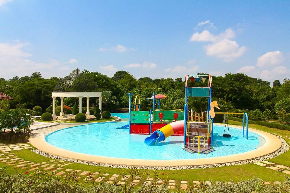 Lot for Sale in Las Pinas City at Portofino Heights, Daang Hari ...