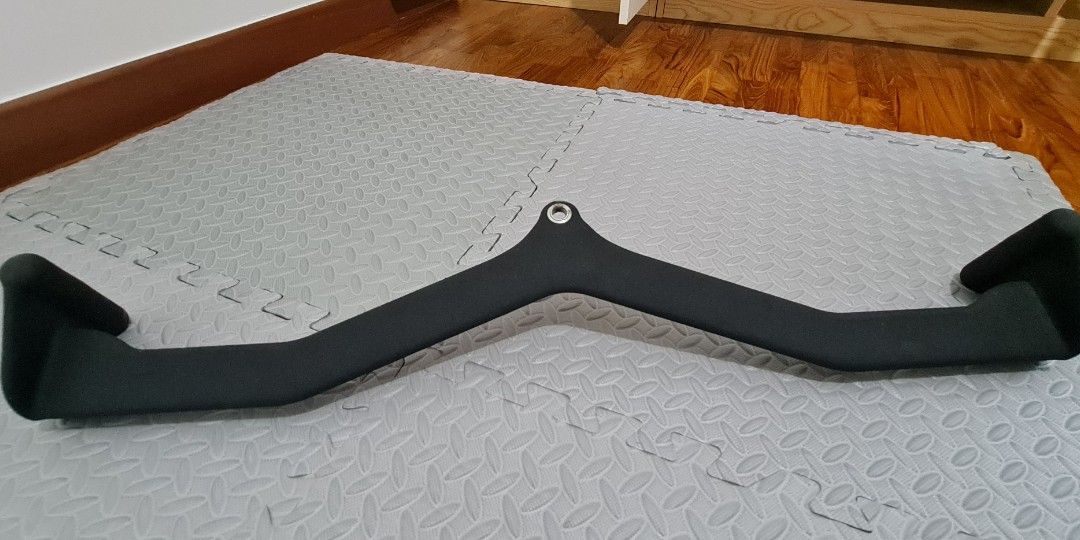 Mag Grip style Lat Pulldown Bar, Sports Equipment, Exercise & Fitness ...