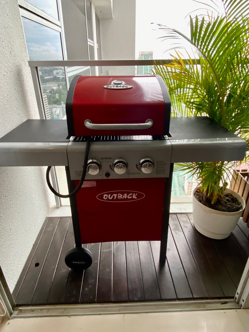 Outback Meteor Hooded 3 Burner BBQ with 1 gas tank and cover, TV & Home ...