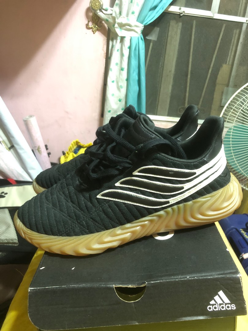 Pre loved original Adidas Shoes, Men's Fashion, Footwear, Sneakers on Carousell