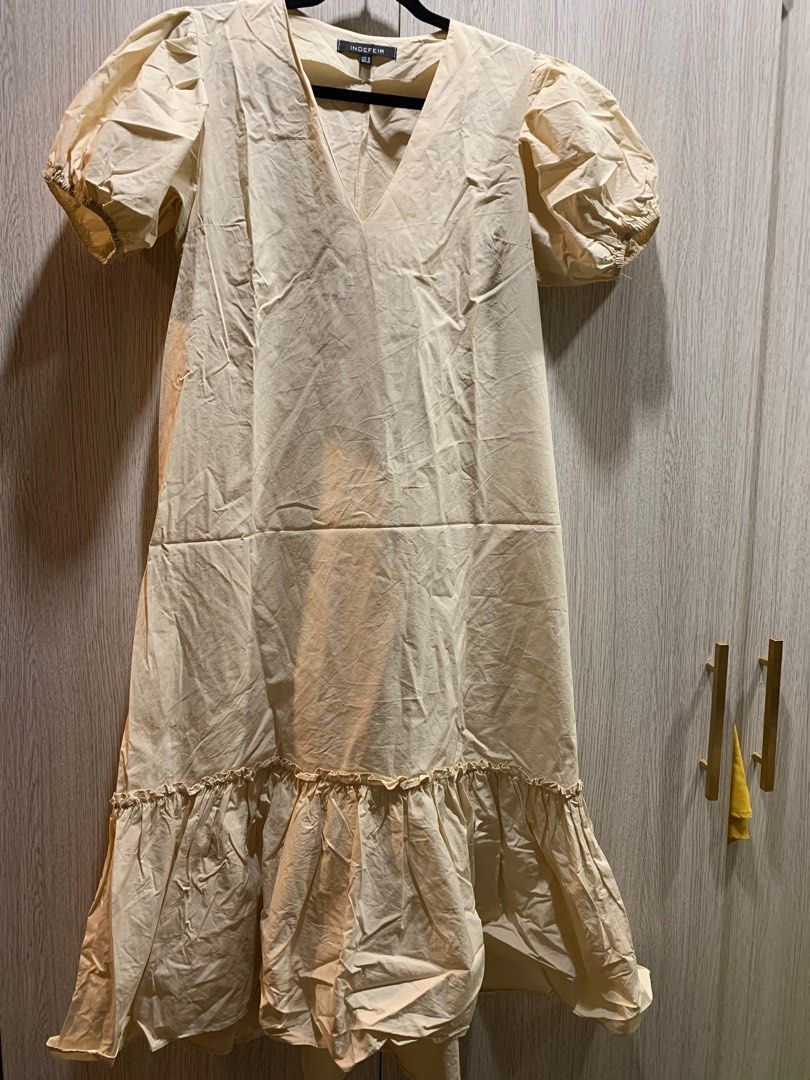 Preloved Indefeir Beige puff maxi dress, Women's Fashion, Dresses ...