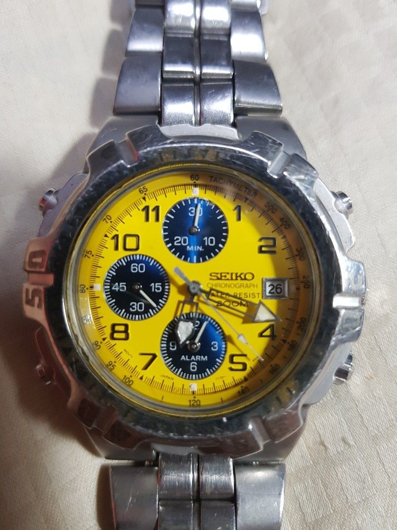 Seiko yellow diver's watch 200m original with issue, Luxury, Watches on ...