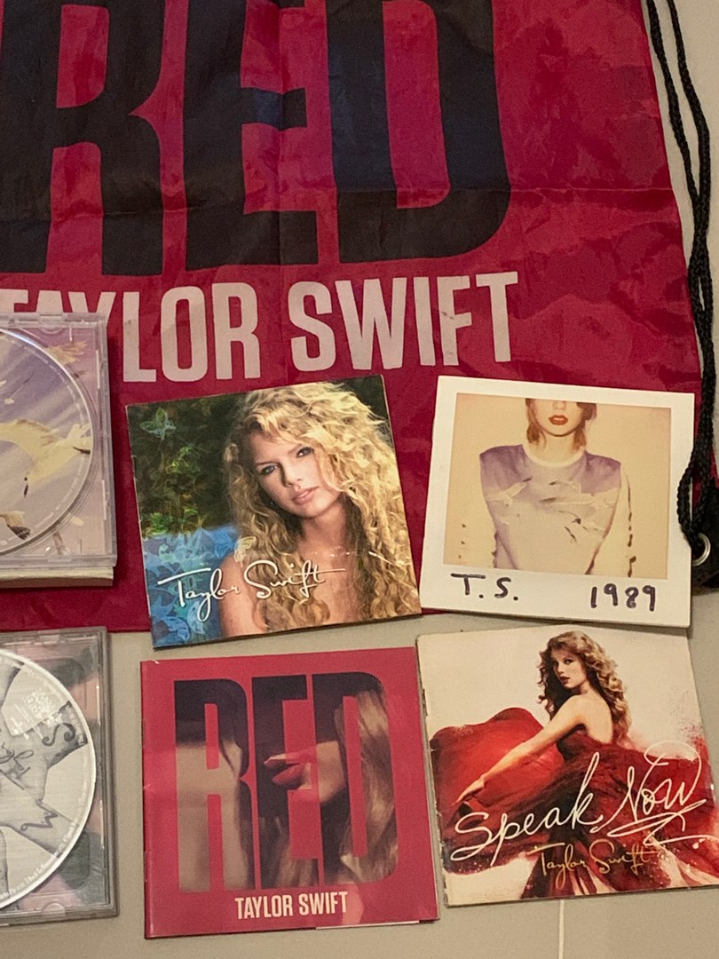 taylor swift cd's, Hobbies & Toys, Music & Media, CDs & DVDs on Carousell
