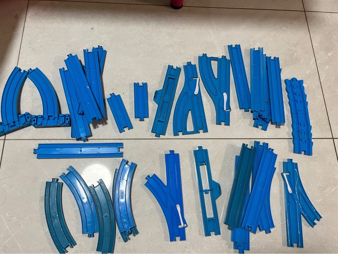 Thomas train tracks, Hobbies & Toys, Toys & Games on Carousell