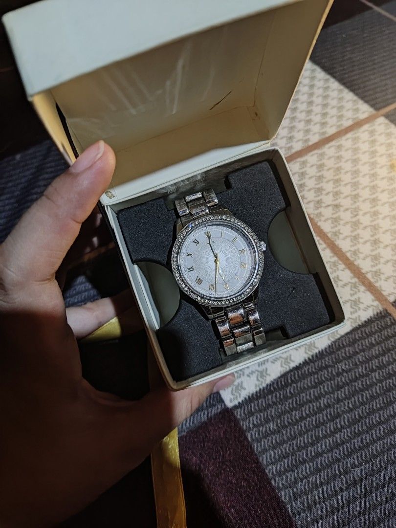 Tomato time watch with box, Women's Fashion, Watches & Accessories ...