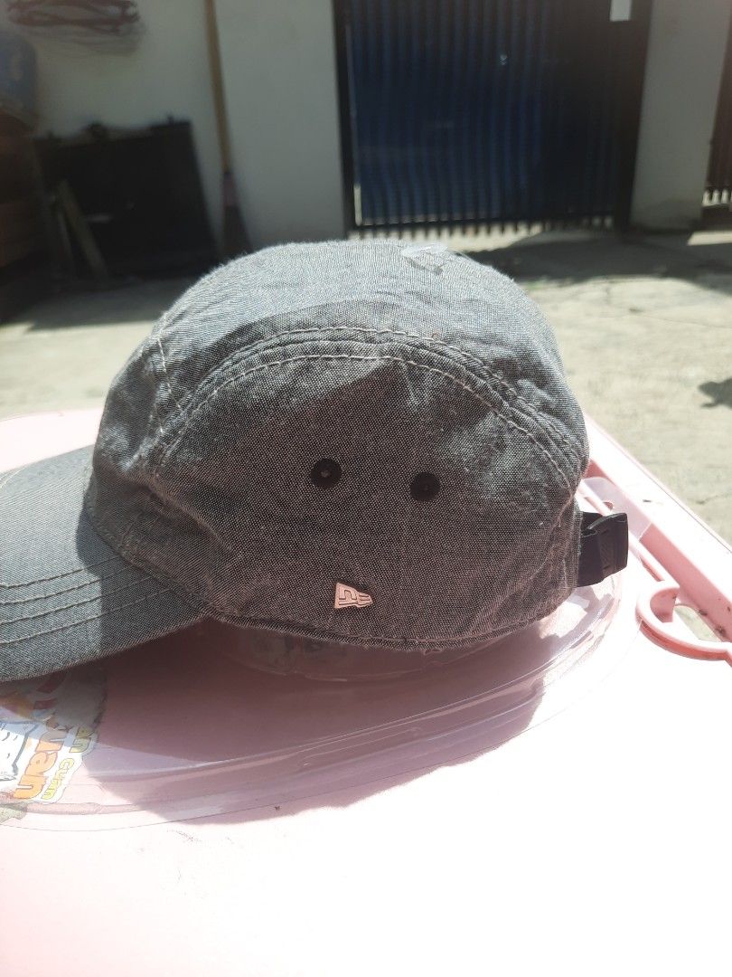Topi 5 panel caps New Era, Fesyen Pria, Aksesoris, Topi di Carousell