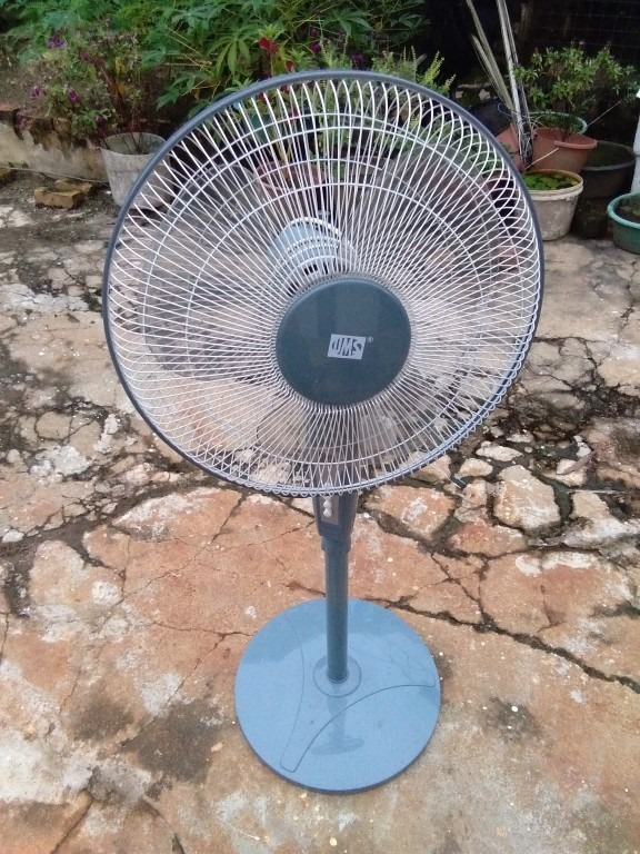 UMS stand fan 16 inch kipas angin berdiri besar, Furniture & Home ...