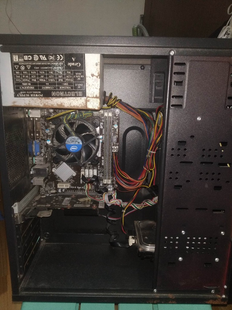 used 2 desktop computer system, Computers & Tech, Desktops on Carousell