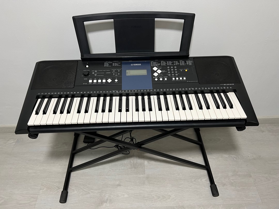 Yamaha PSR E333, Hobbies & Toys, Music & Media, Musical Instruments on ...