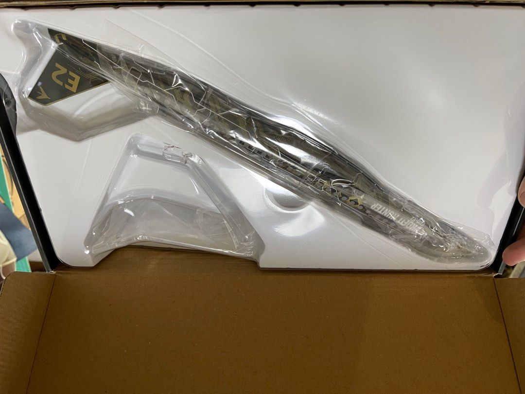 1/100 Embraer E195-E2 Profit Hunter Tech Lion Livery, Hobbies & Toys ...