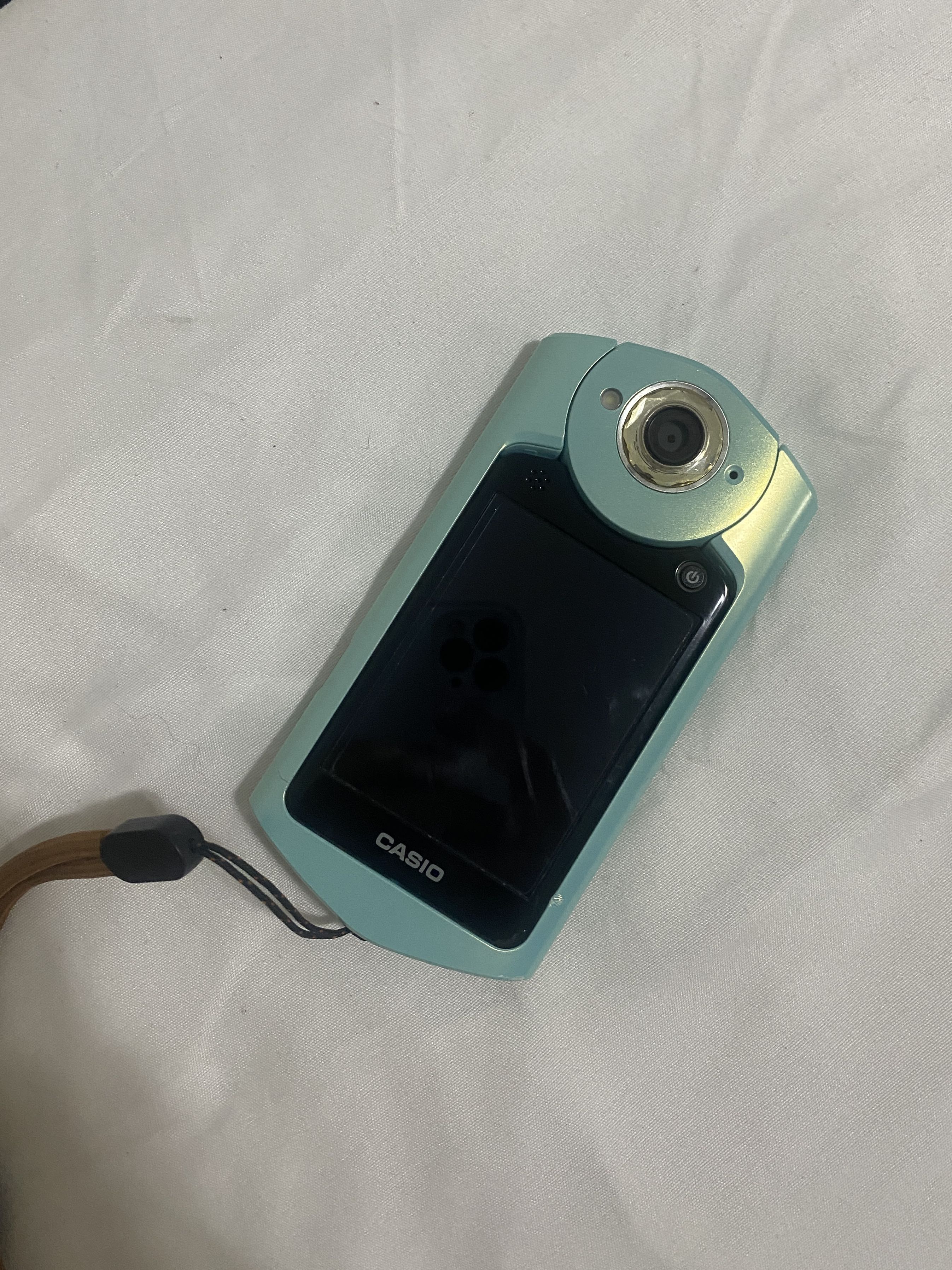 Casio EX-TR60, Photography, Cameras on Carousell