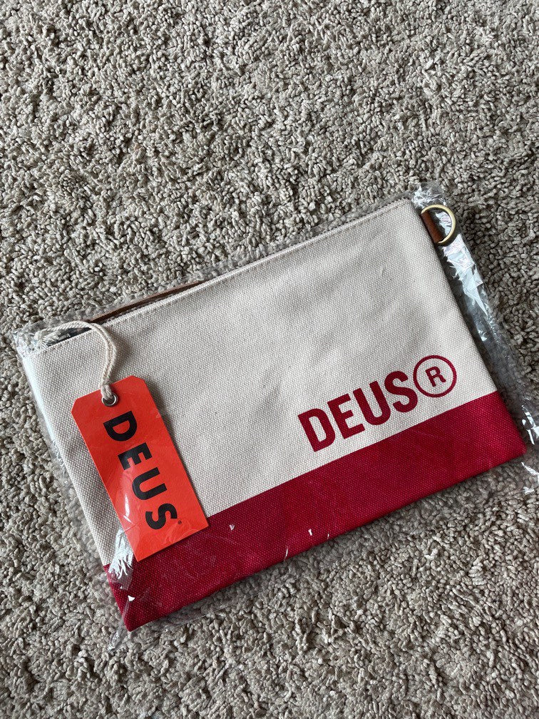 Deus Wheelie Pouch, Men's Fashion, Bags, Belt bags, Clutches and ...