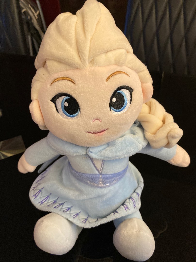 Elsa plushie from Changi Airport, Hobbies & Toys, Toys & Games on Carousell