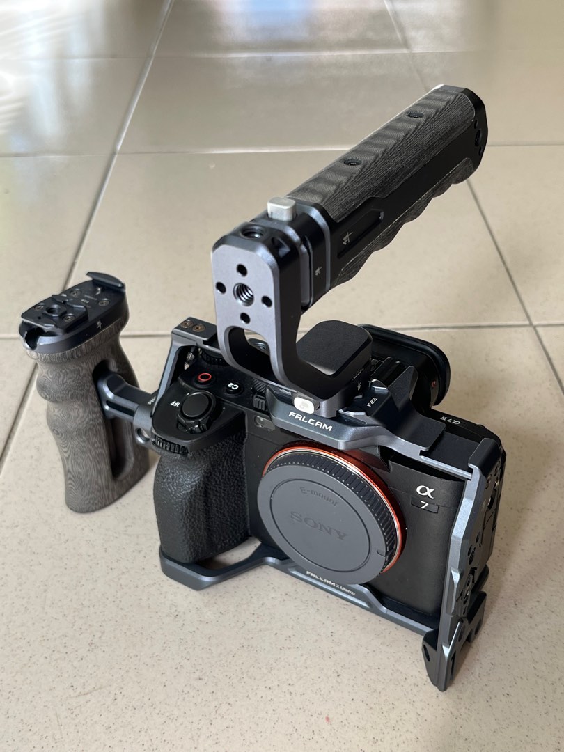 Falcam Cage for a7iv a7m4 F22 F38 Quick release system - rm899, Photography, Cameras on Carousell