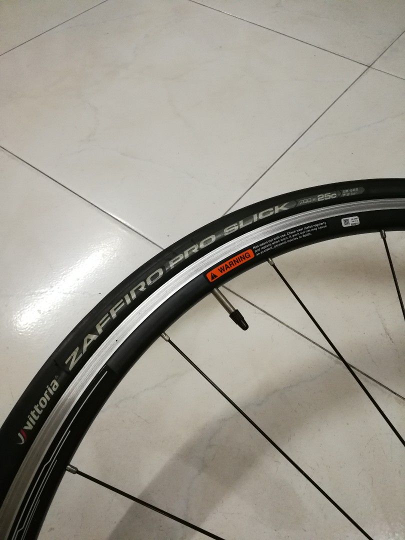 Fulcrum racing sport wheelset, rim brake, Shimano hub, Vittoria tyres ...