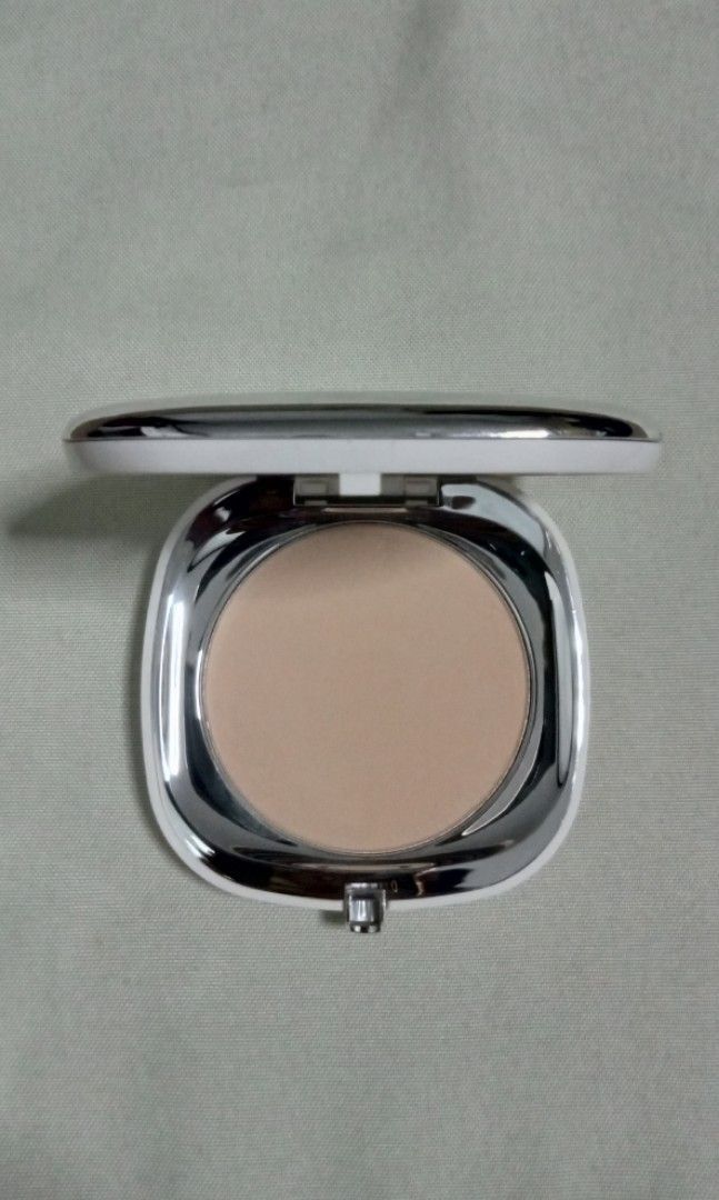 Issy and Co True Flex Powder Foundation, Beauty & Personal Care, Face ...