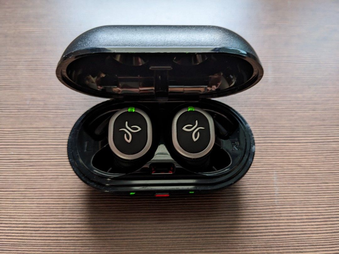 Jaybird Run wireless earbuds / headphones, Audio, Earphones on Carousell