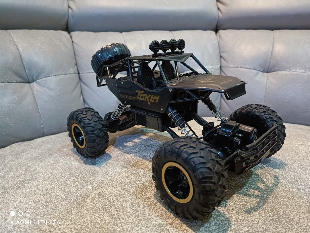 Kereta control 4 x 4, Hobbies & Toys, Toys & Games on Carousell