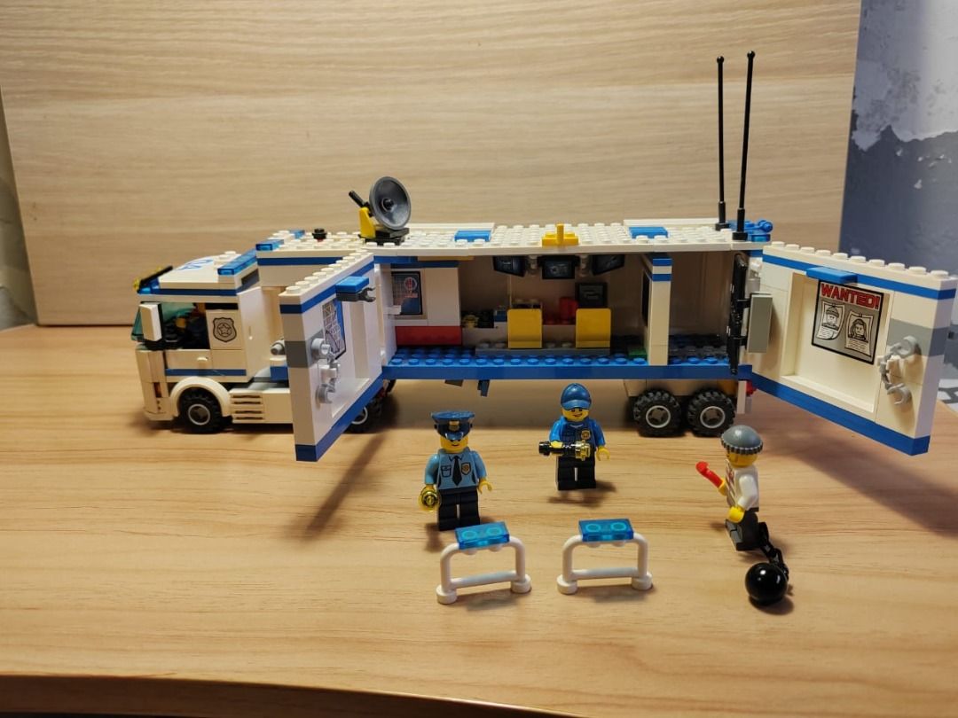 Lego 60044- Mobile Police unit, Hobbies & Toys, Toys & Games on Carousell