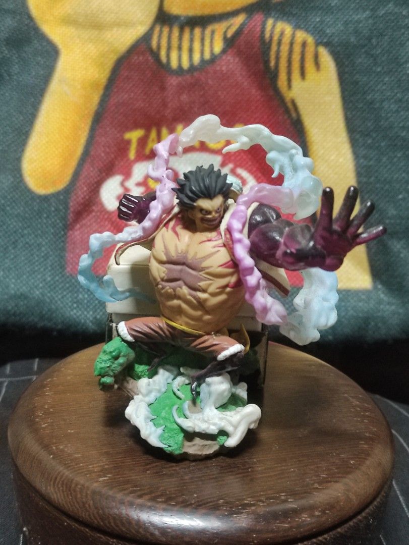 Luffy Megahouse Logbox Rebirth "Whole Cake Island", Hobbies & Toys ...