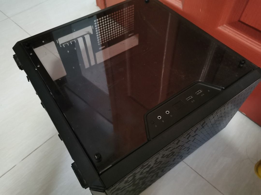 MasterBox Q300L, Computers & Tech, Desktops on Carousell