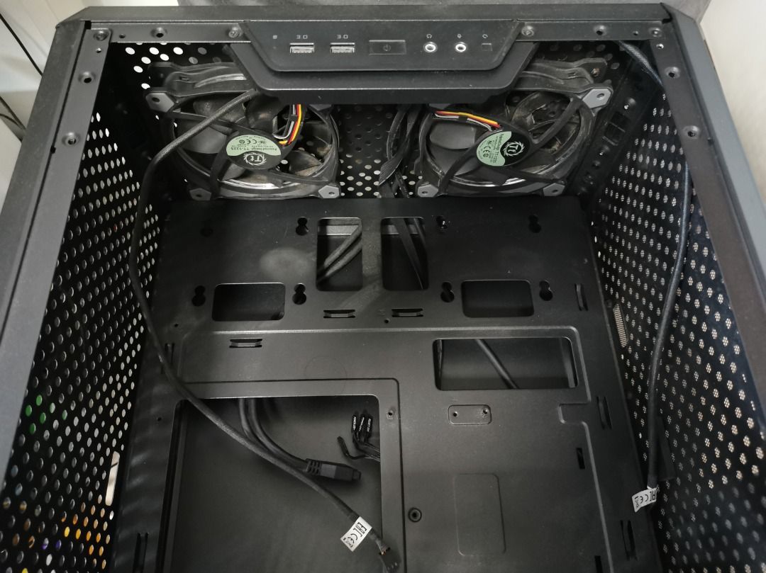 MasterBox Q300L, Computers & Tech, Desktops on Carousell