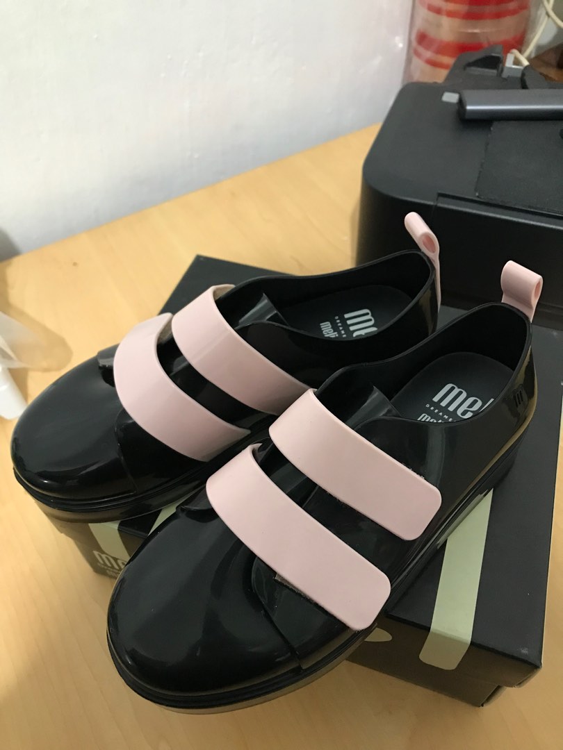 Mel Go Sneaker USA2/20.5cm, Babies & Kids, Babies & Kids Fashion on ...