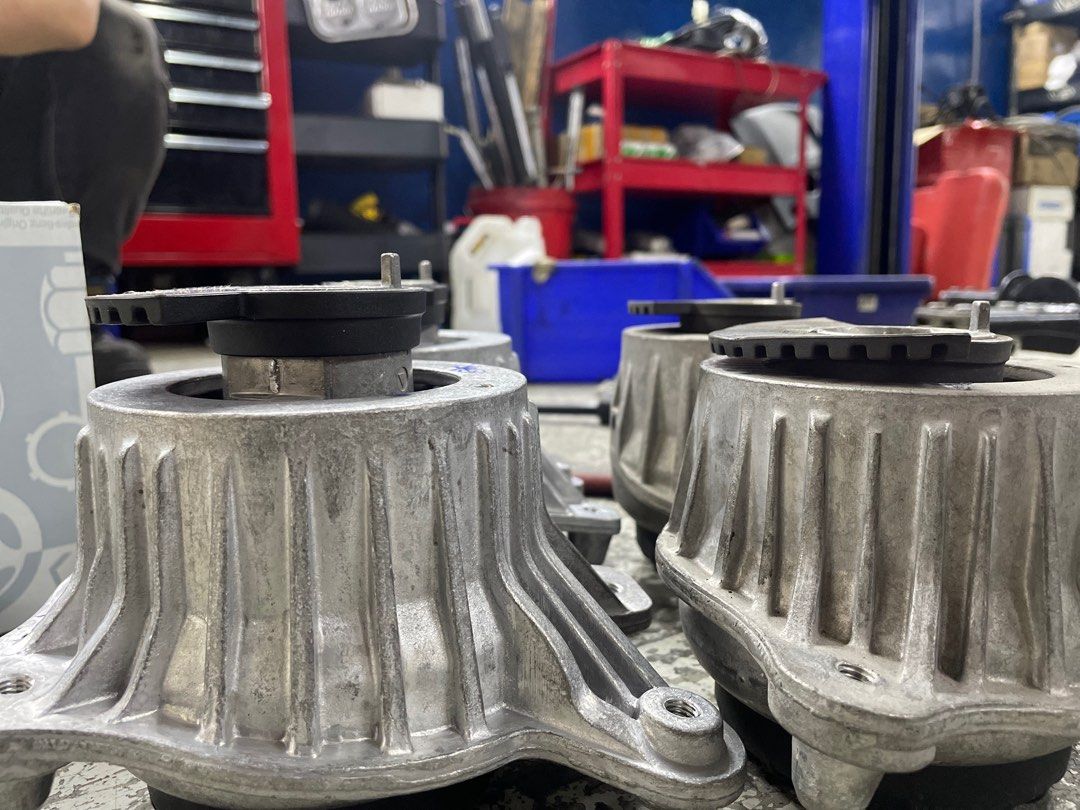 Mercedes w205 Engine Mount, Car Accessories, Car Workshops & Services ...
