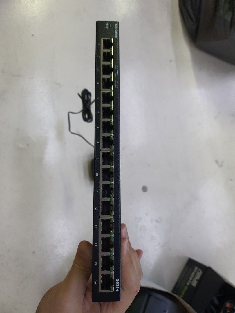 Netgear 16-Port Gigabit Ethernet Unmanaged Switch GS316, Computers ...